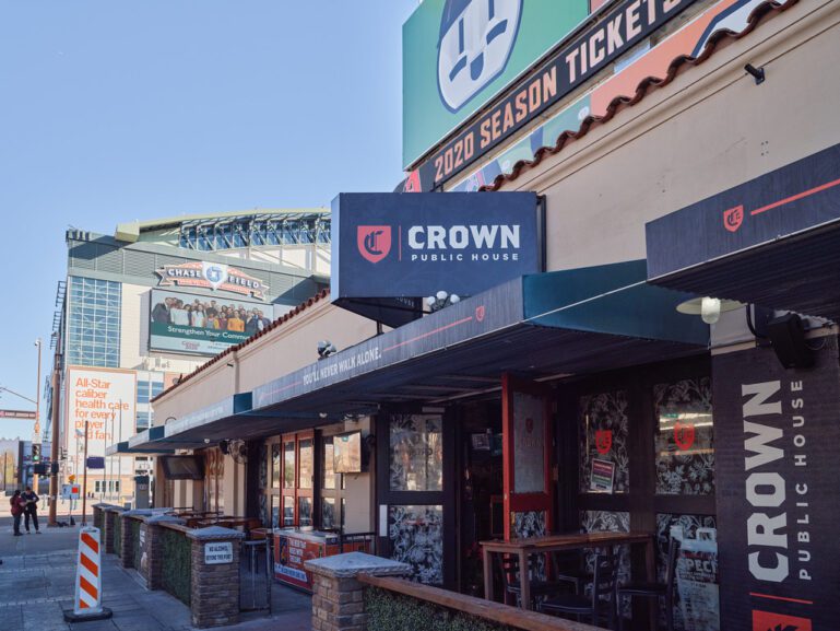 6 Best Sports Bars in Downtown Phoenix (Updated for 2024)